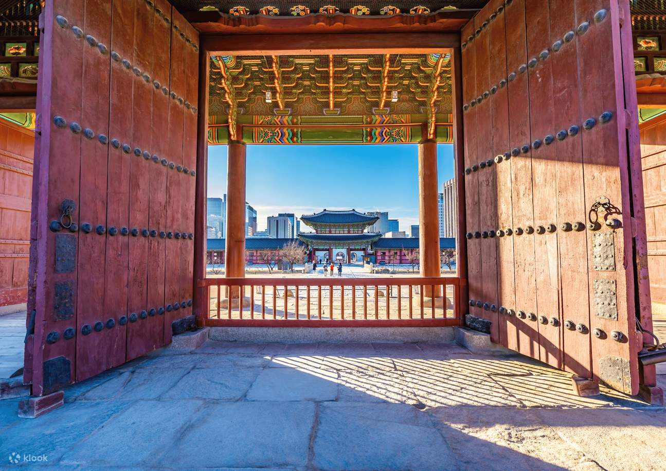 Back Through the Seoul History: Kimchi Experience Tour from Seoul ...
